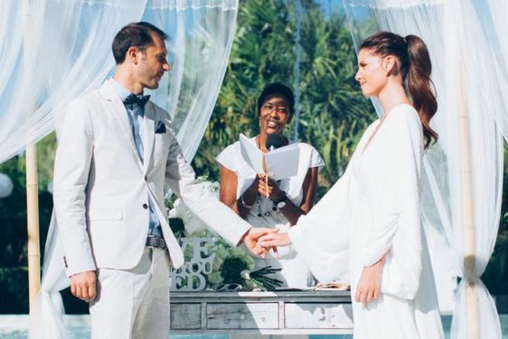 Alternating vows: all you need to know about saying your wedding vows ...